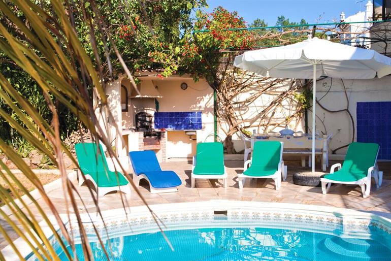 Carina (Ref : PT-0013-16) in Algarve, Portugal - cottage holidays in Loulé